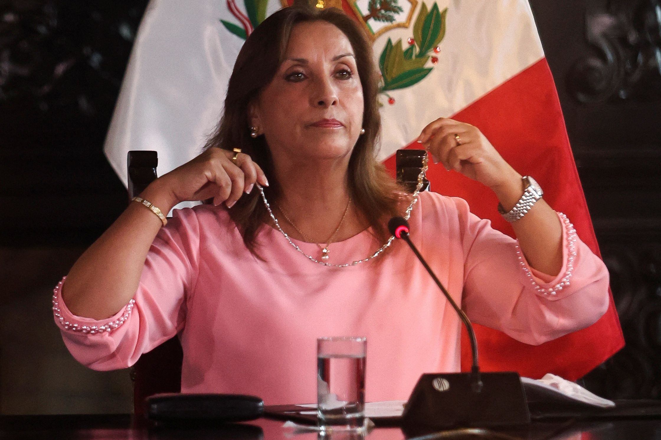Presidenta de Perú dice que los Rolex fueron prestados “por un amigo ...