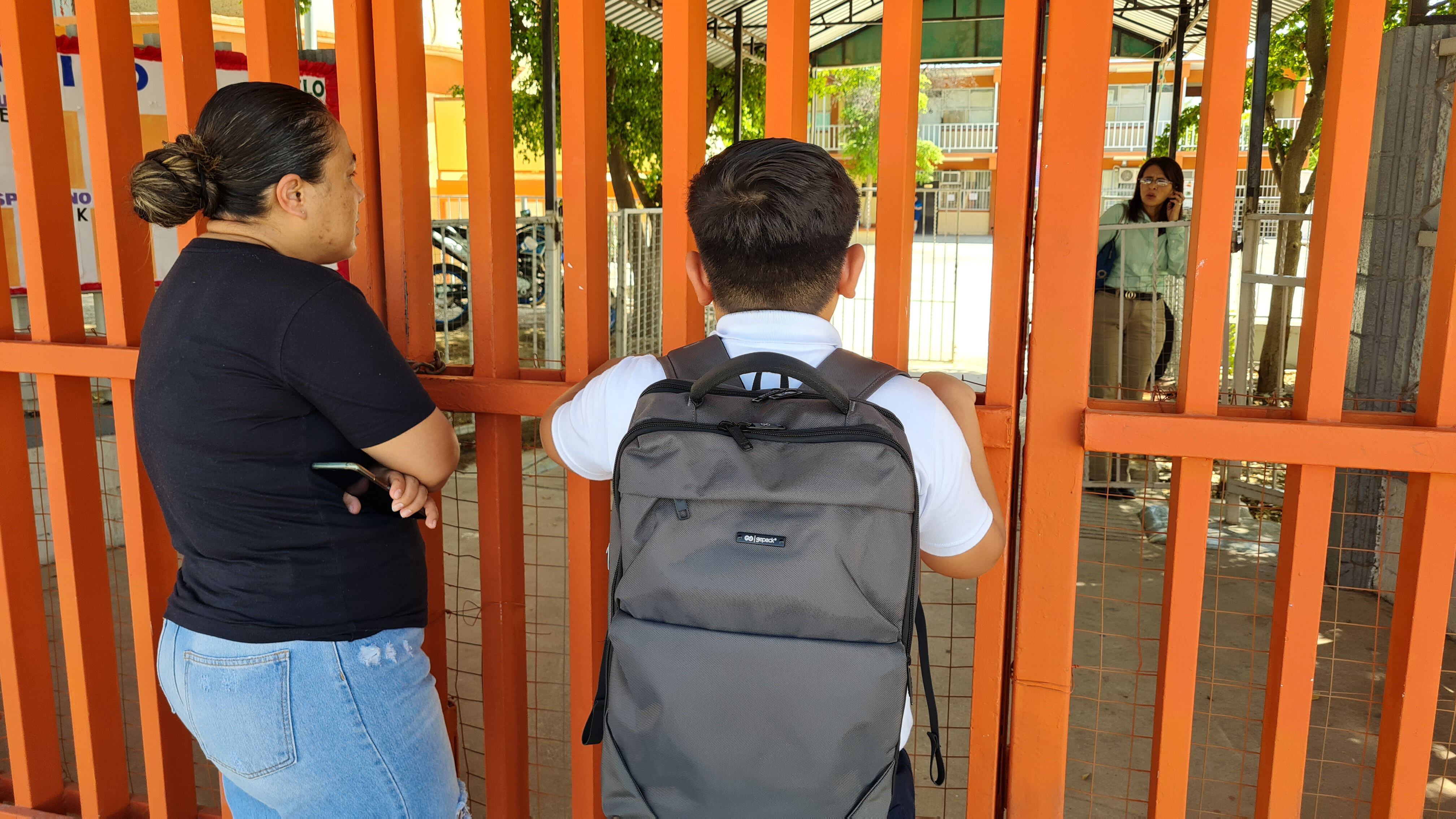 Abejas atacan en secundaria de Hermosillo pican a 50 y 4 van al ... Abejas atacan en secundaria de Hermosillo pican a 50 y 4 van al ...