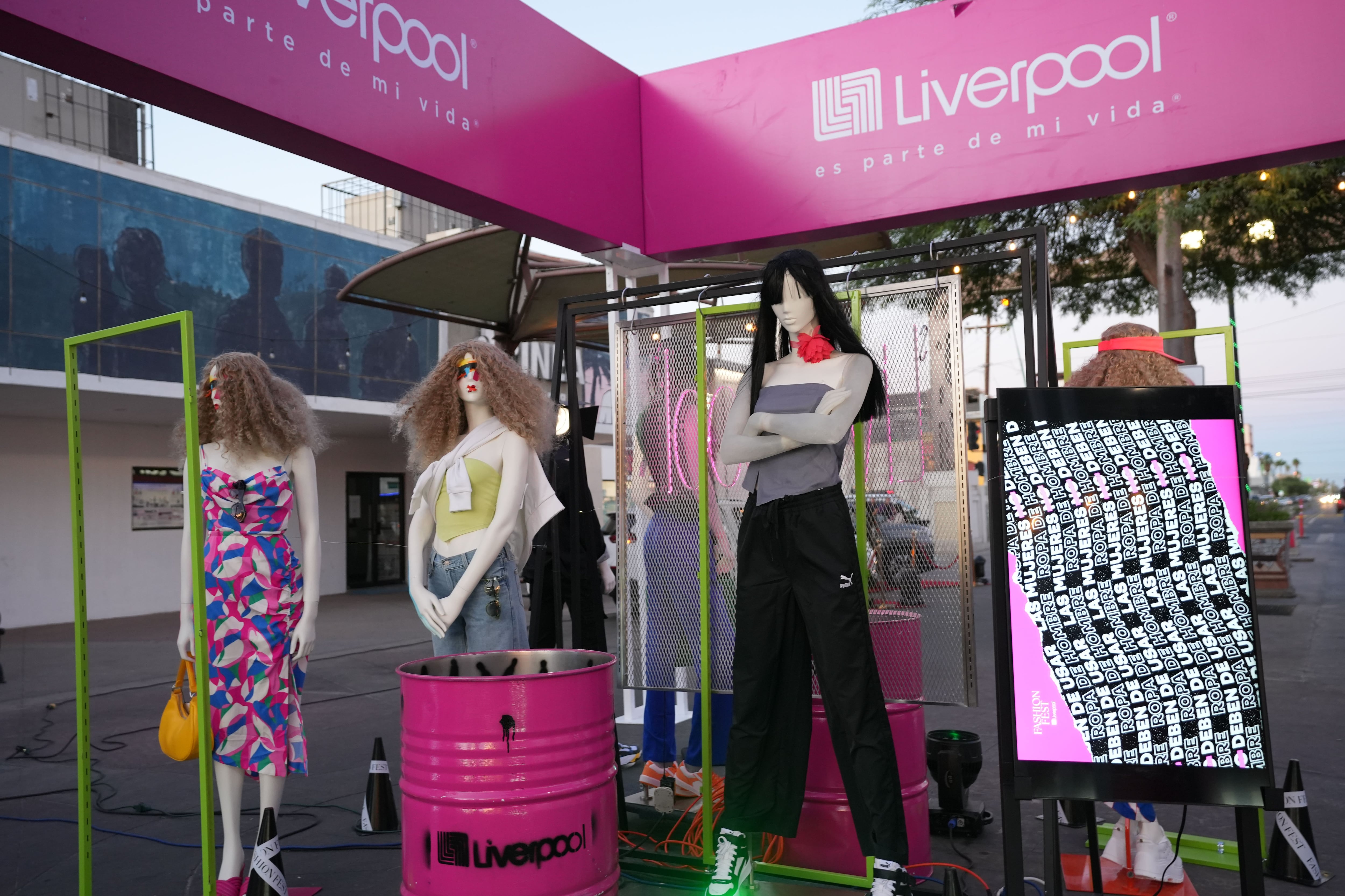 Desfilaron por una moda “sin reglas” en el centro histórico: Liverpool ...