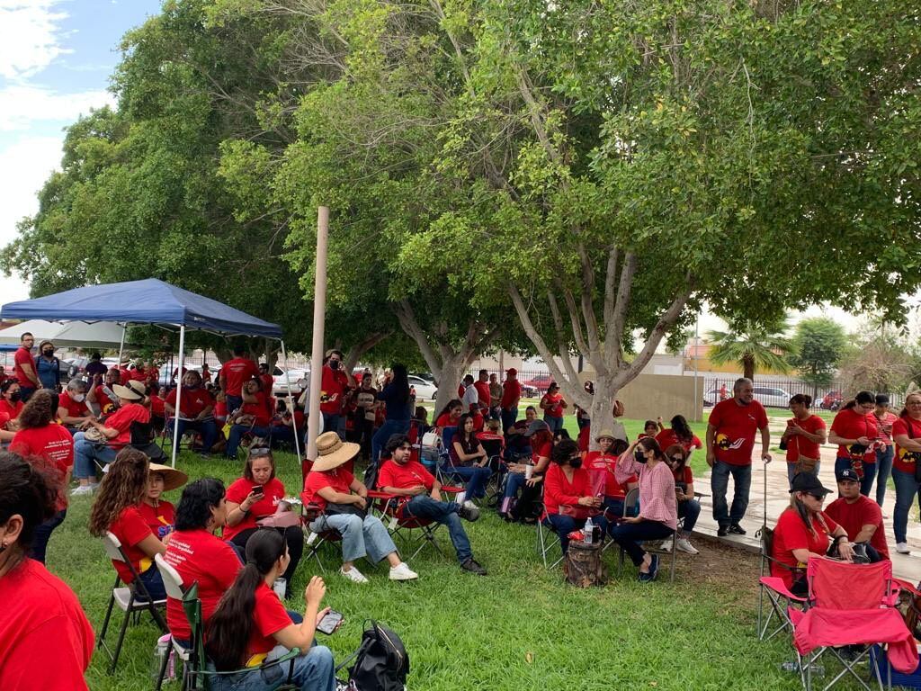 Se manifiesta magisterio estatal en oficinas de la SEP BC | Noticias de ...