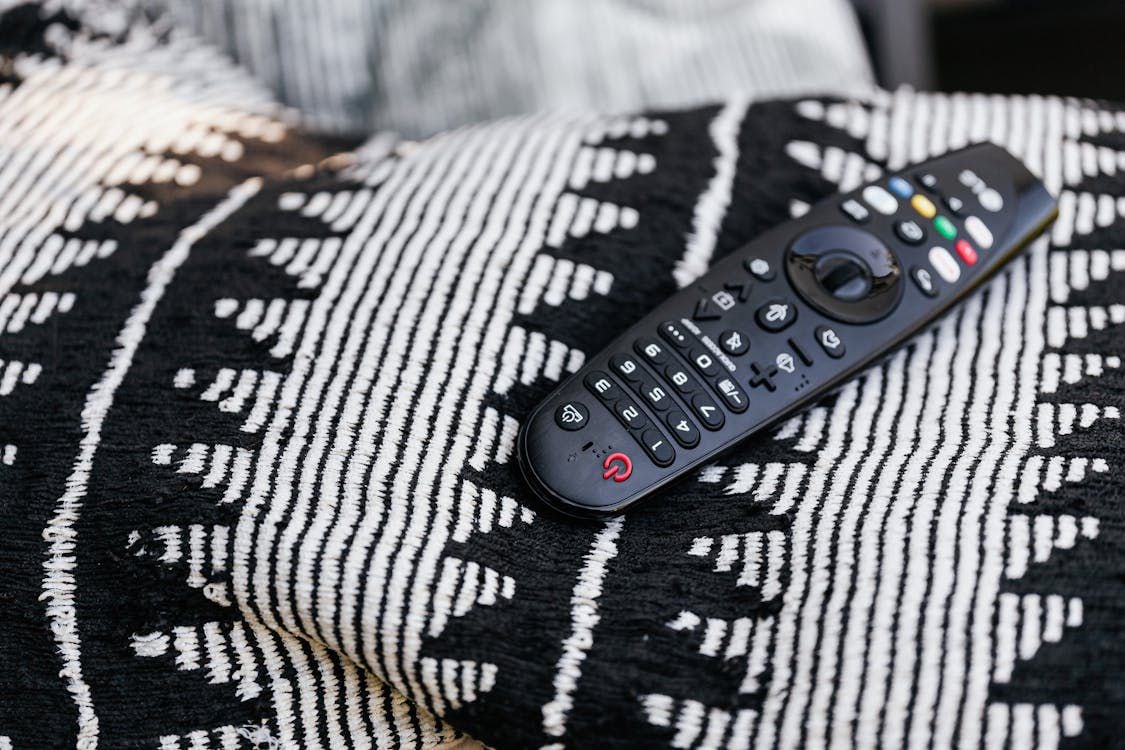 Descubre la función de los botones de colores del control remoto ...