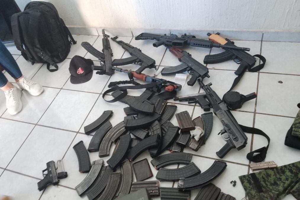 Aseguran Kalishnikovs, narcóticos, vehículos y más material bélico tras ...