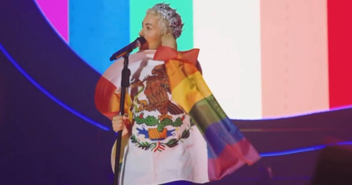 Christian Chávez Genera Controversia Por Ondear Bandera Mexicana